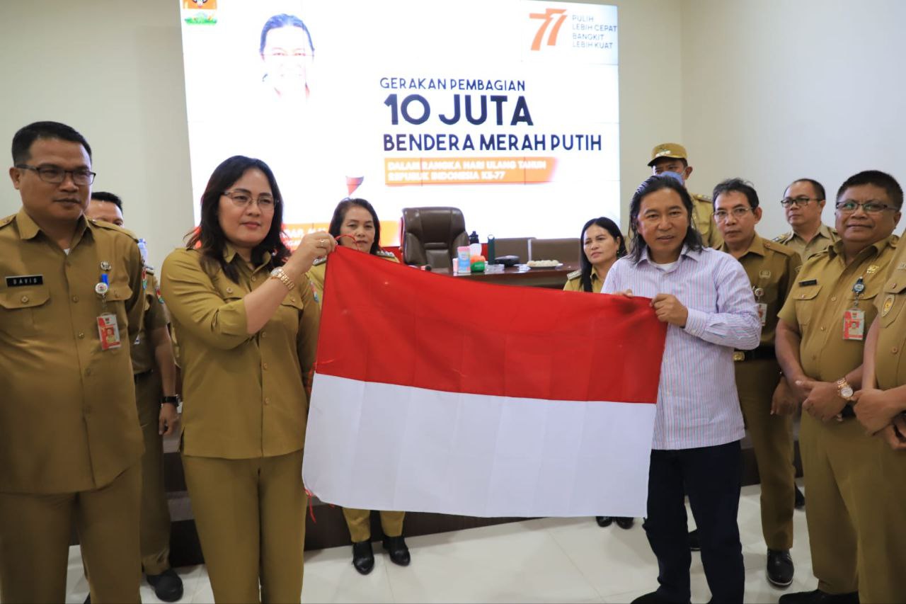 Bupati Canangkan Gerakan Pembagian 10 Juta Bendera Merah Putih ...