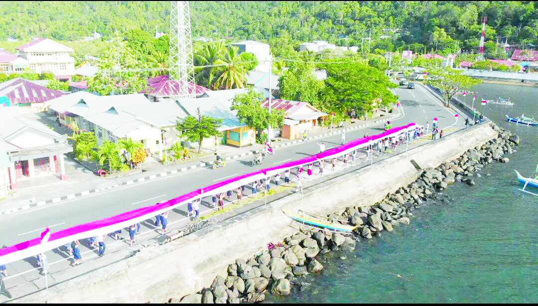 74 Meter Merah Putih Dibentangkan di Tidore - mediasulut.co